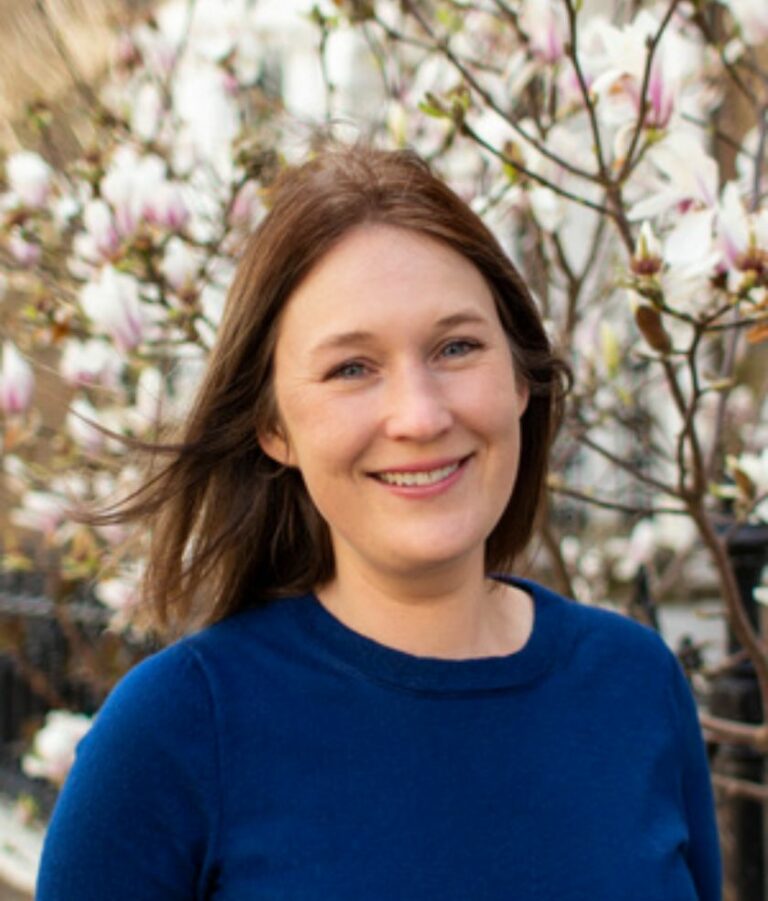 Interview with Author Freya Sampson - HeyitsCarlyRae